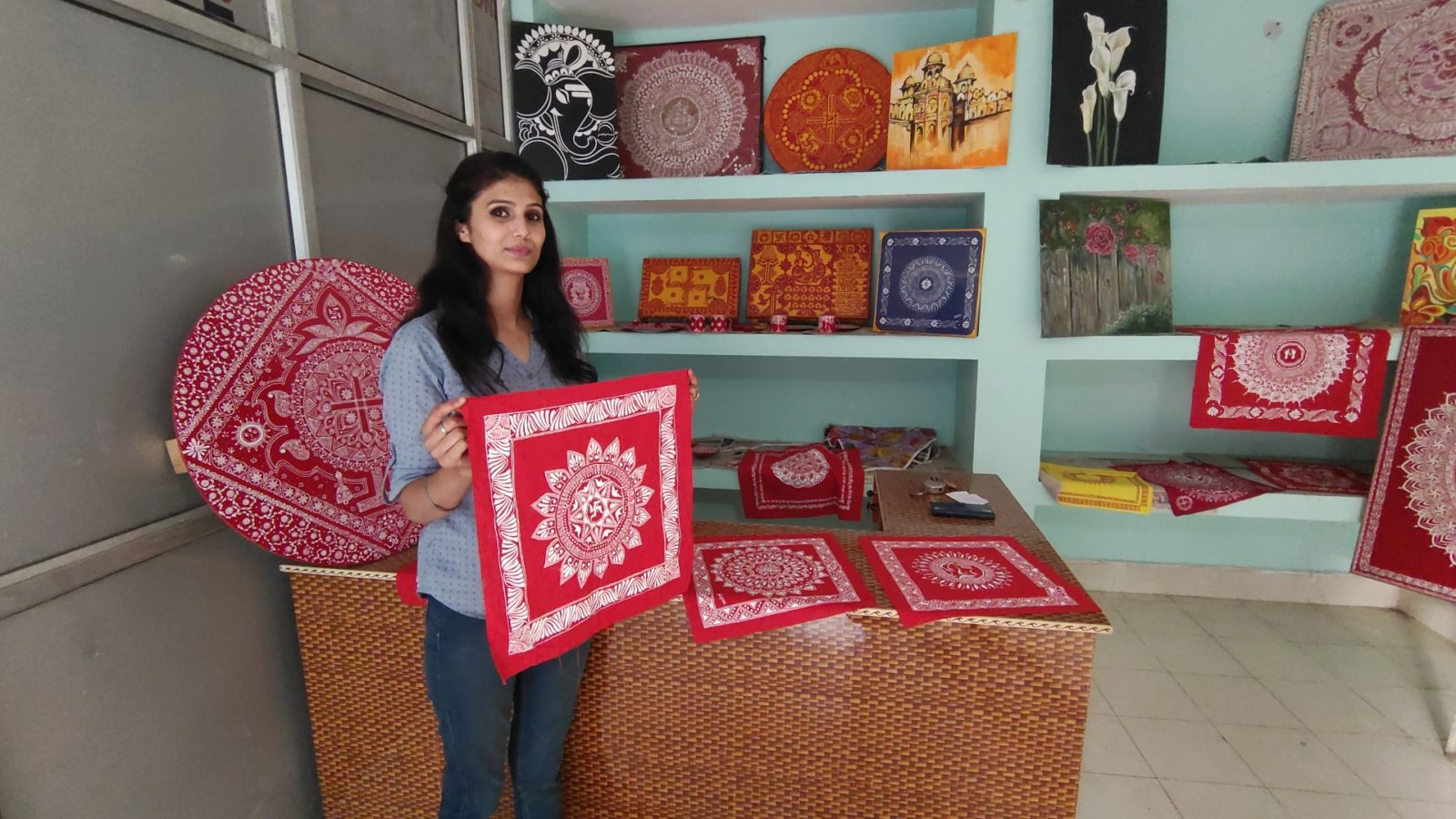 पिथौरागढ़: उत्तराखंड की लोककला को विदेशों तक पहुंचा रहीं देवभूमि की 'ऐंपण गर्ल' निशू पुनेठा ...